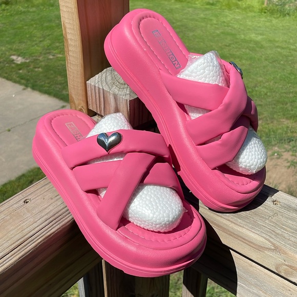 nobrand | Shoes | New Pink Flatforms Beach Sandals Soft Purubber ...